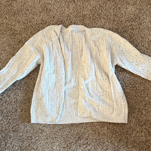 89th & Madison | Sweaters | 89th Madison Speckled Cream Cardigan | Poshmark
